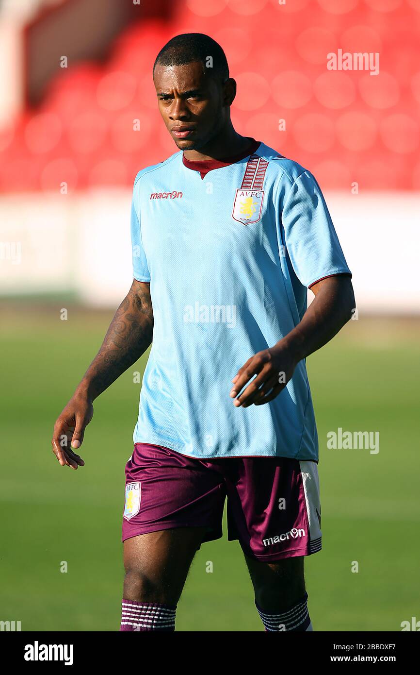 Leandro Bacuna, Aston Villa Stock Photo - Alamy