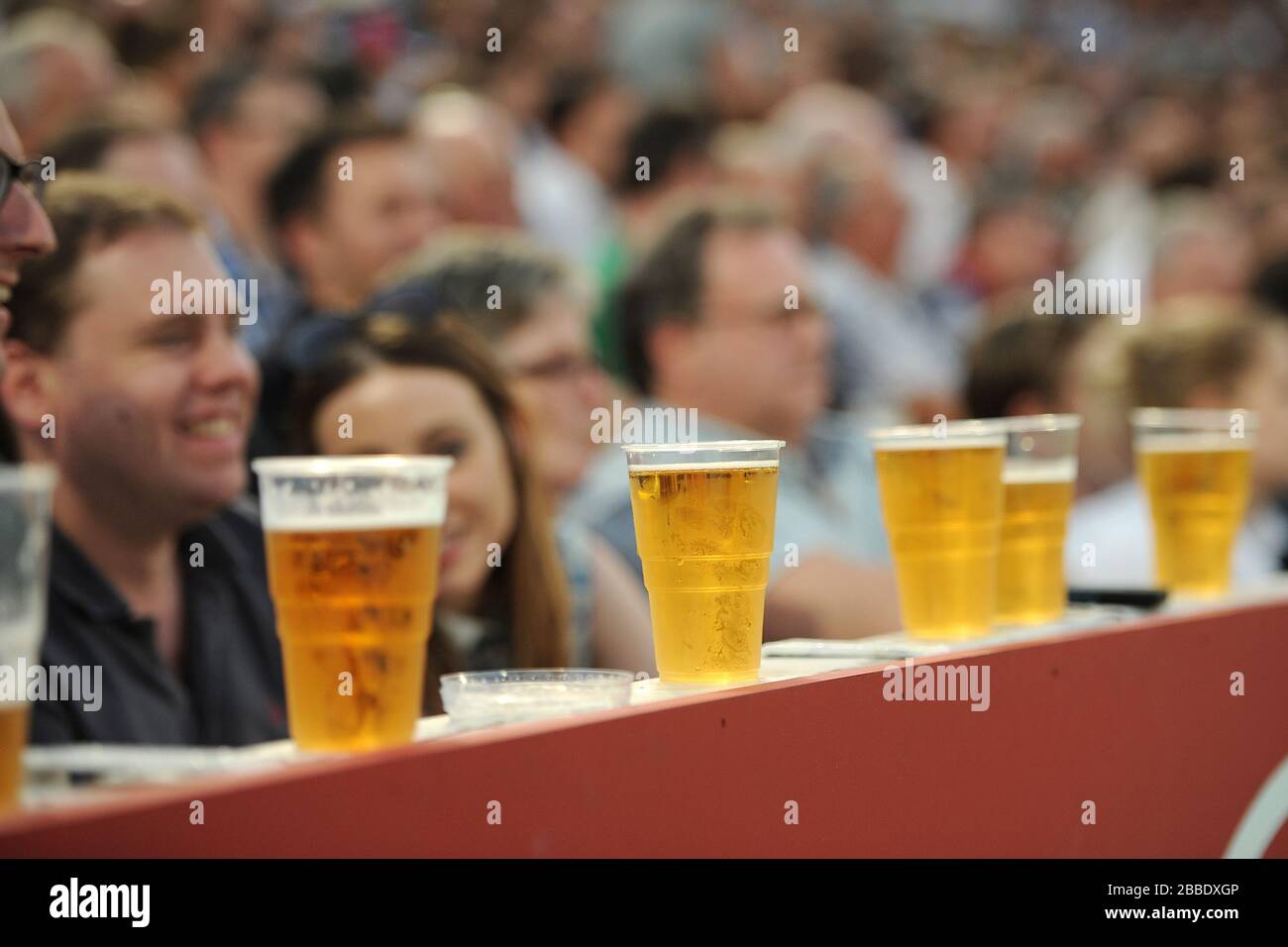 Fans enjoy beer in the at the kia oval hi-res stock photography and ...