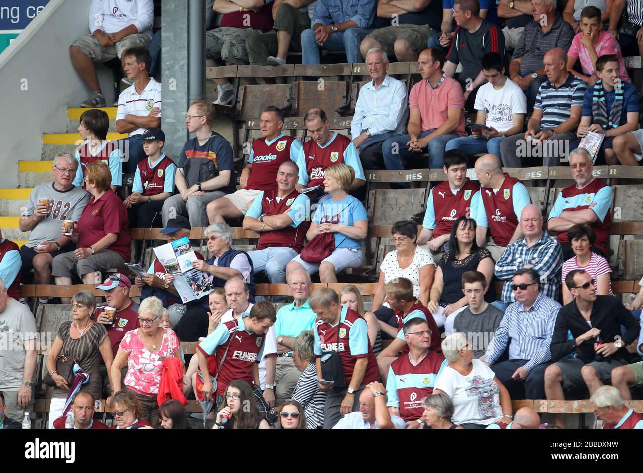 General view of burnley fans hi-res stock photography and images - Alamy