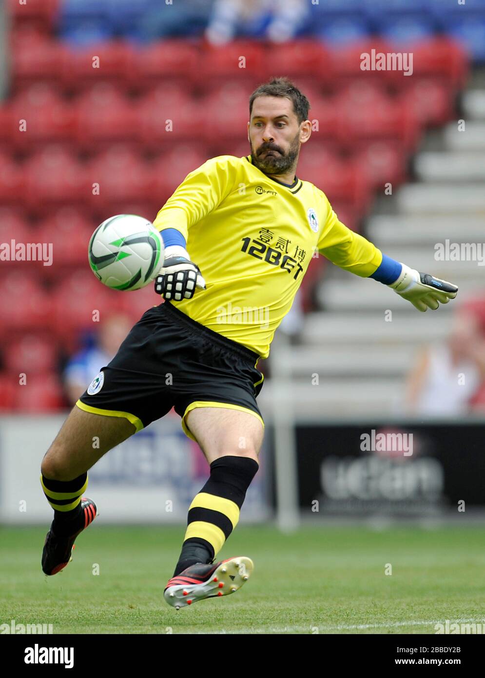 Scott Carson, Wigan Athletic goalkeeper Stock Photo - Alamy