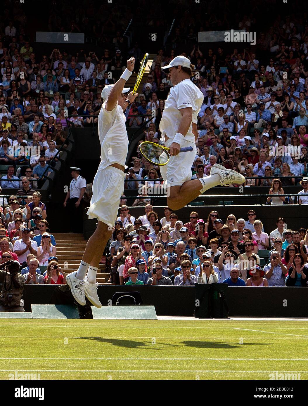 USA's Bob and Mike Bryan celebrates beating India's Rohan Bopanna and ...