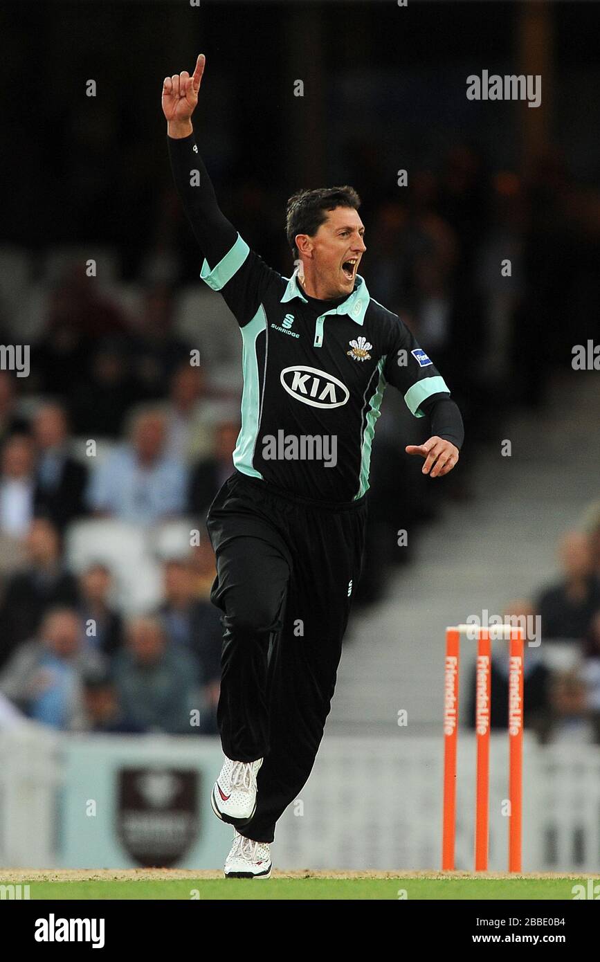 Jon lewis cricket hi-res stock photography and images - Alamy