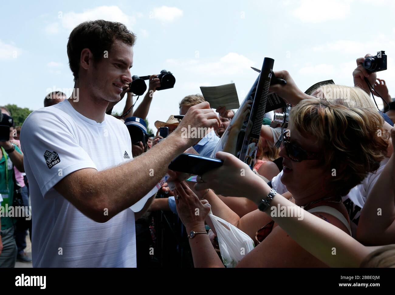 Great Britain's Andy Murray signs autographs after practice Stock Photo ...