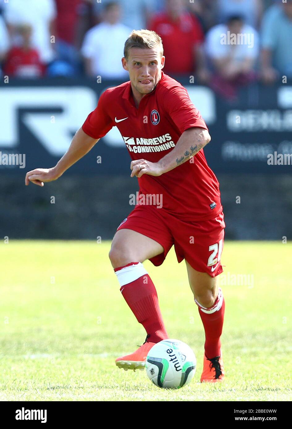 Charlton Athletic's Mark Gower controls the ball Stock Photo - Alamy