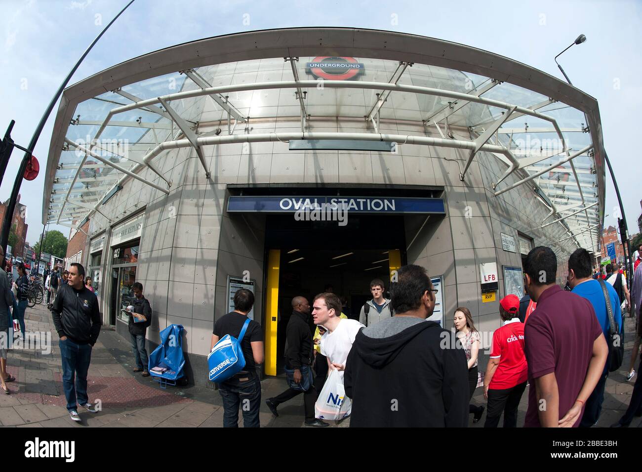Oval station london hi-res stock photography and images - Alamy