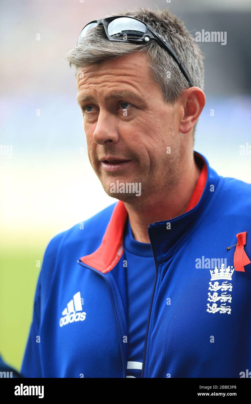 England's head coach Ashley Giles Stock Photo - Alamy