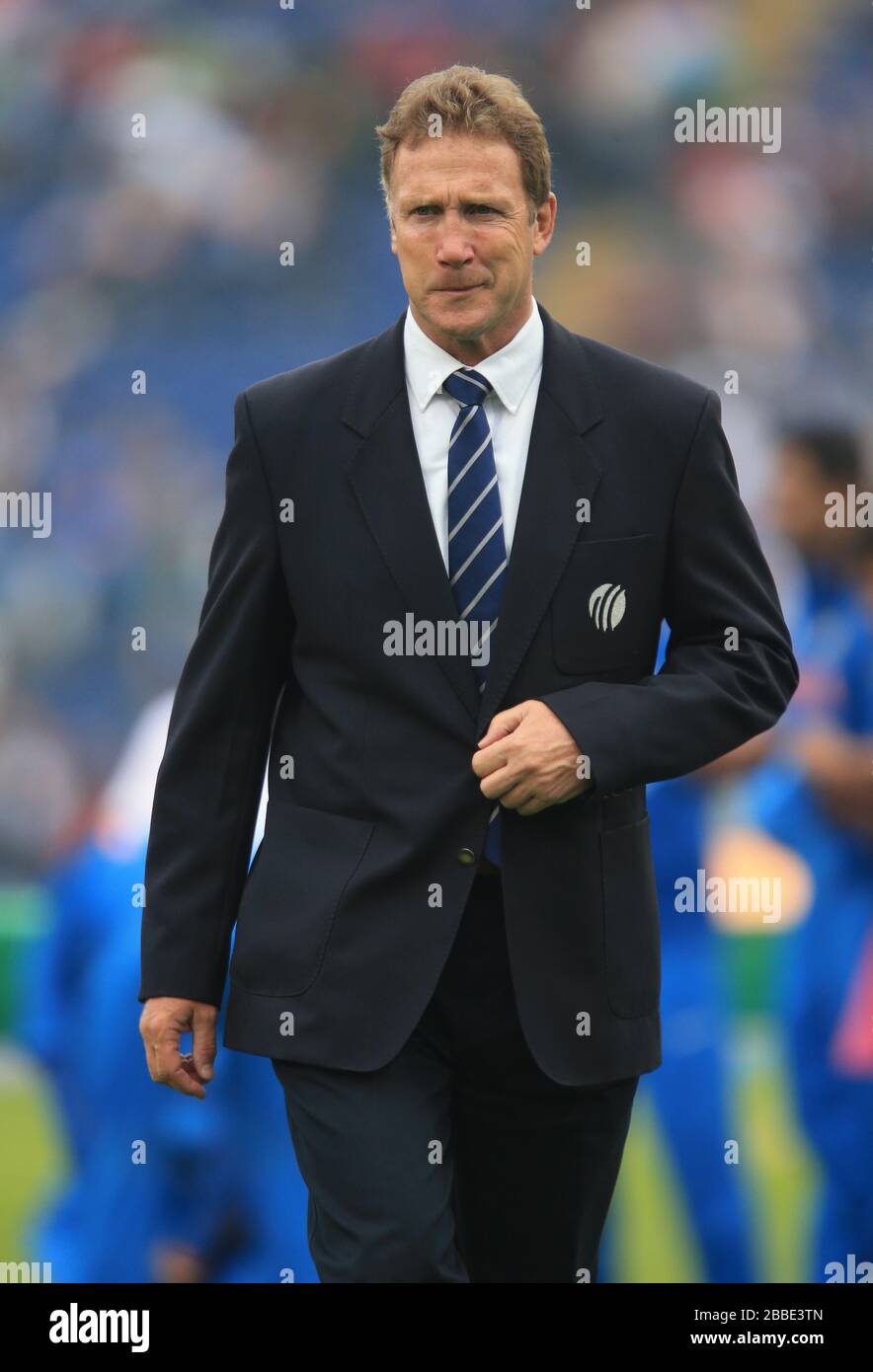 Referee Chris Broad Stock Photo - Alamy