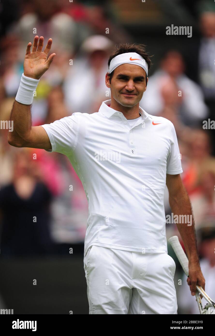 Switzerland's Roger Federer celebrates defeating Romania's Victor ...