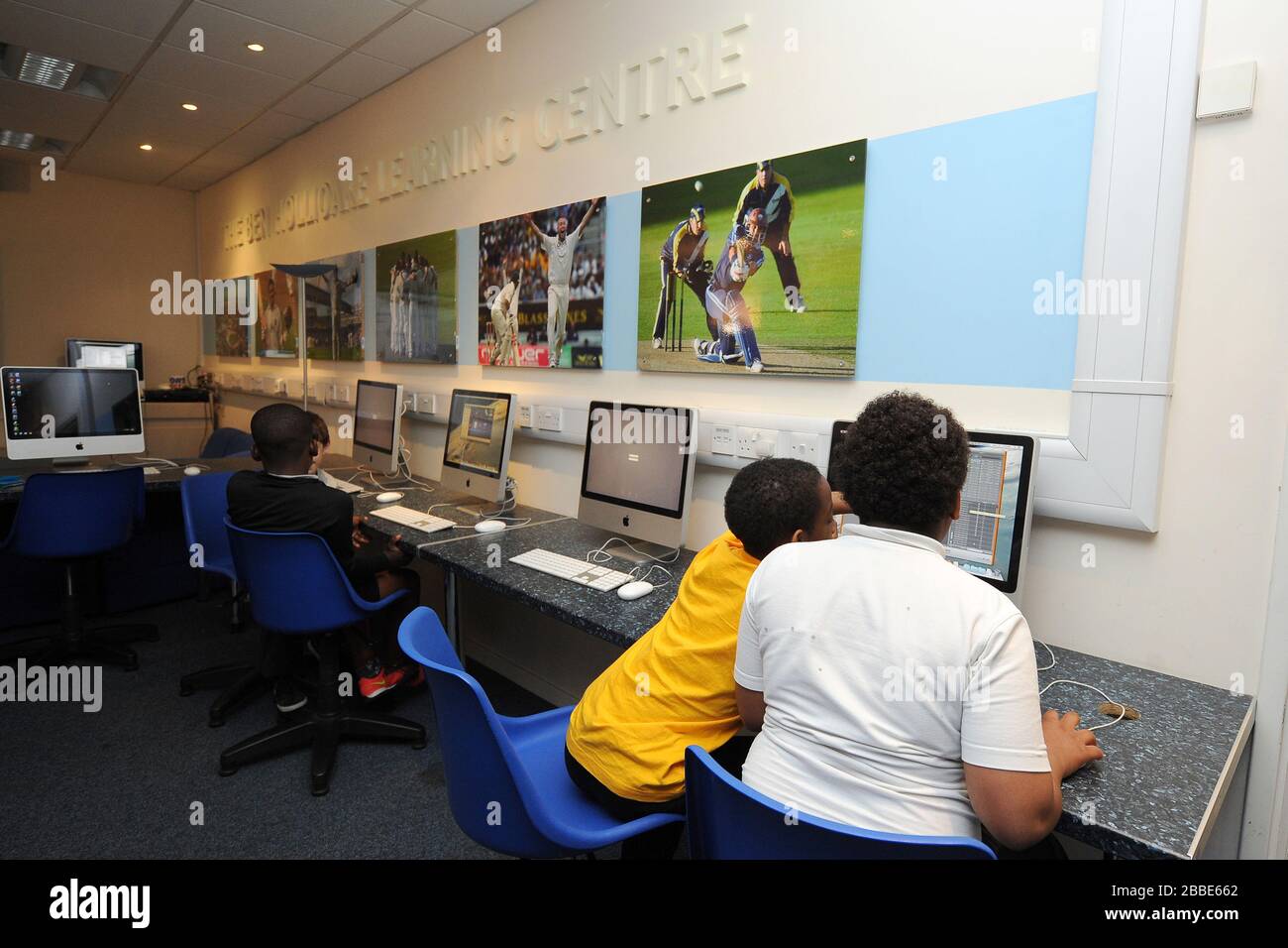 Kids using computers in the Ben Hollioake Learning Centre Stock Photo ...