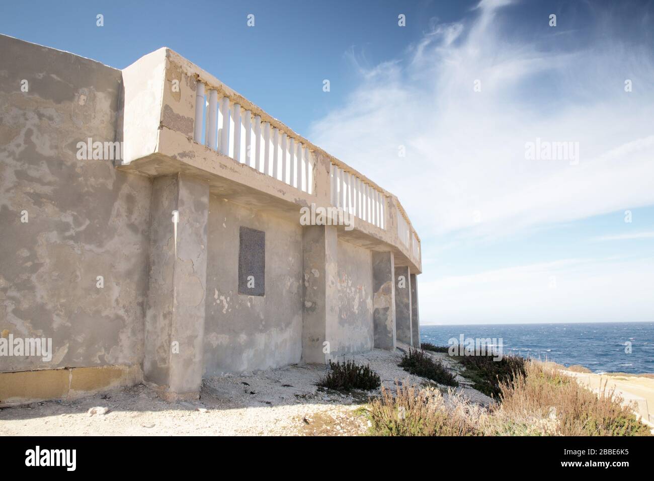 Old concrete building hi-res stock photography and images - Alamy