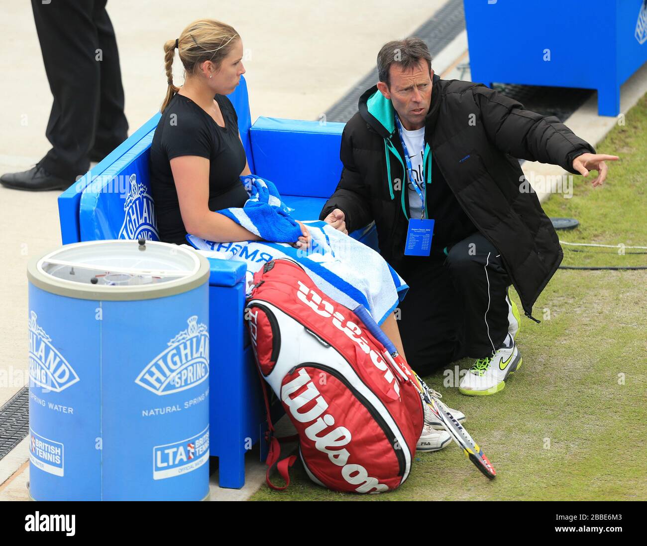 Great Britain's Melanie South talks to her coach Jeremy Bates during ...