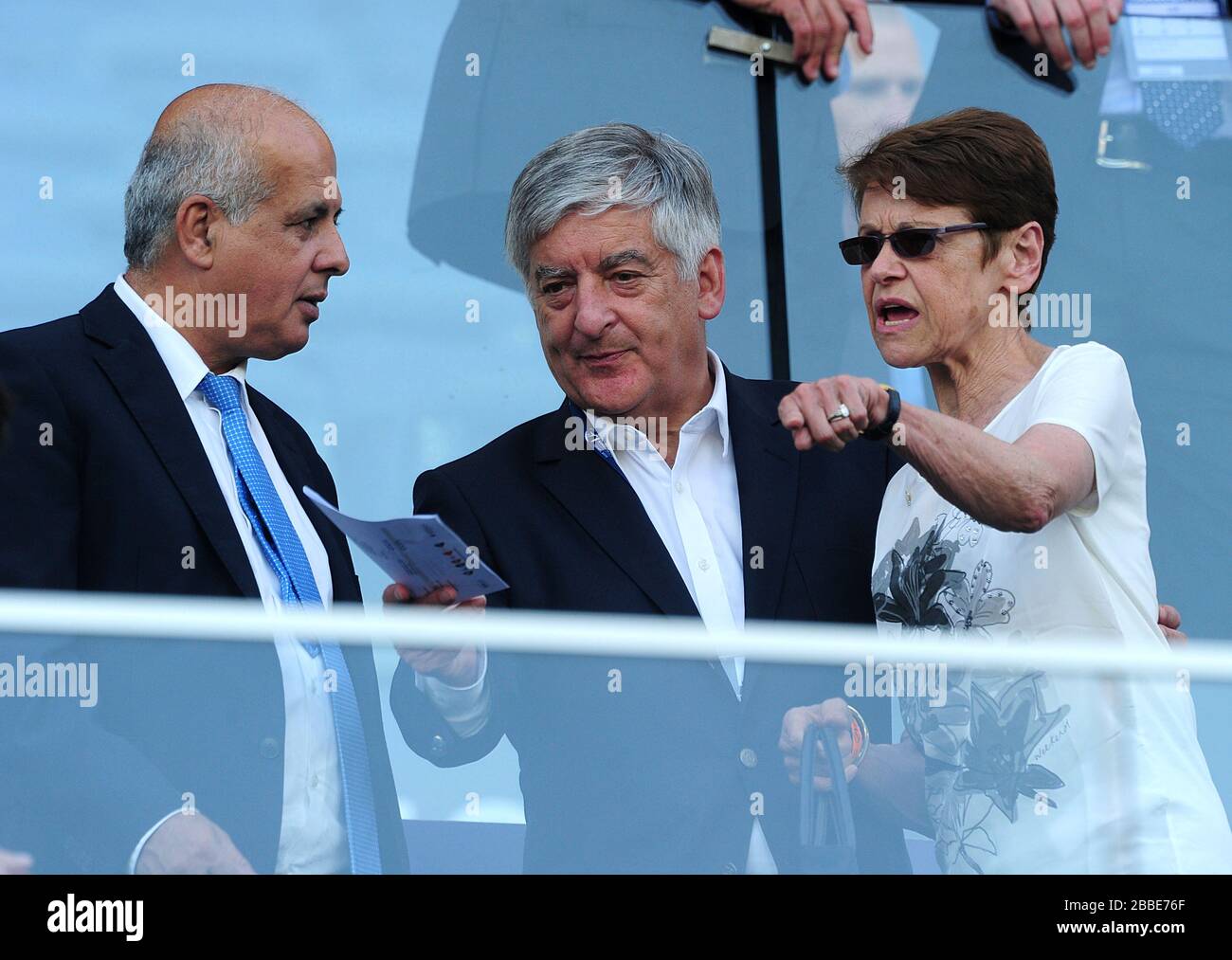 FA Chairman David Bernstein (centre) in the stands Stock Photo - Alamy