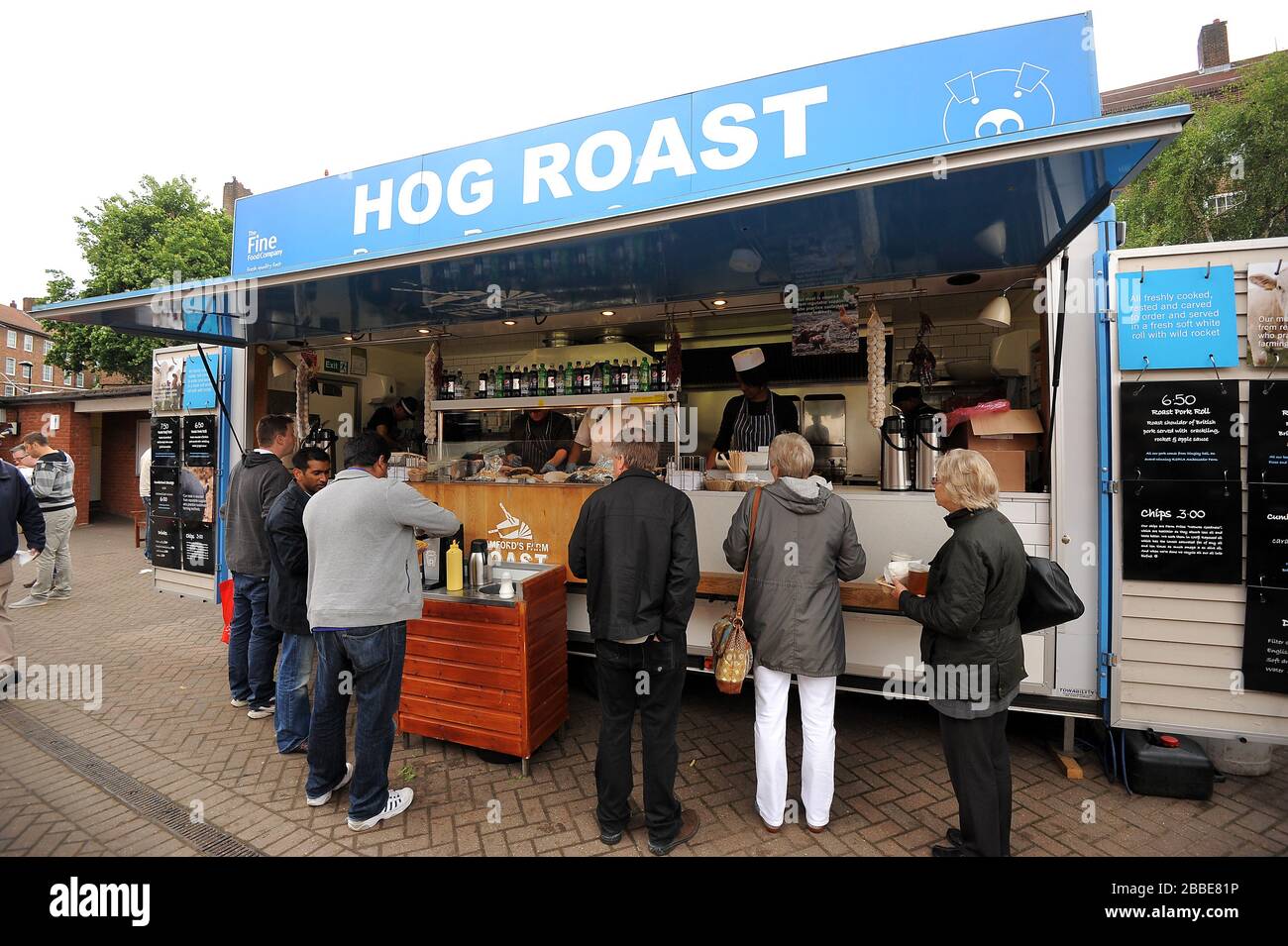 Hog roast stand hi-res stock photography and images - Alamy