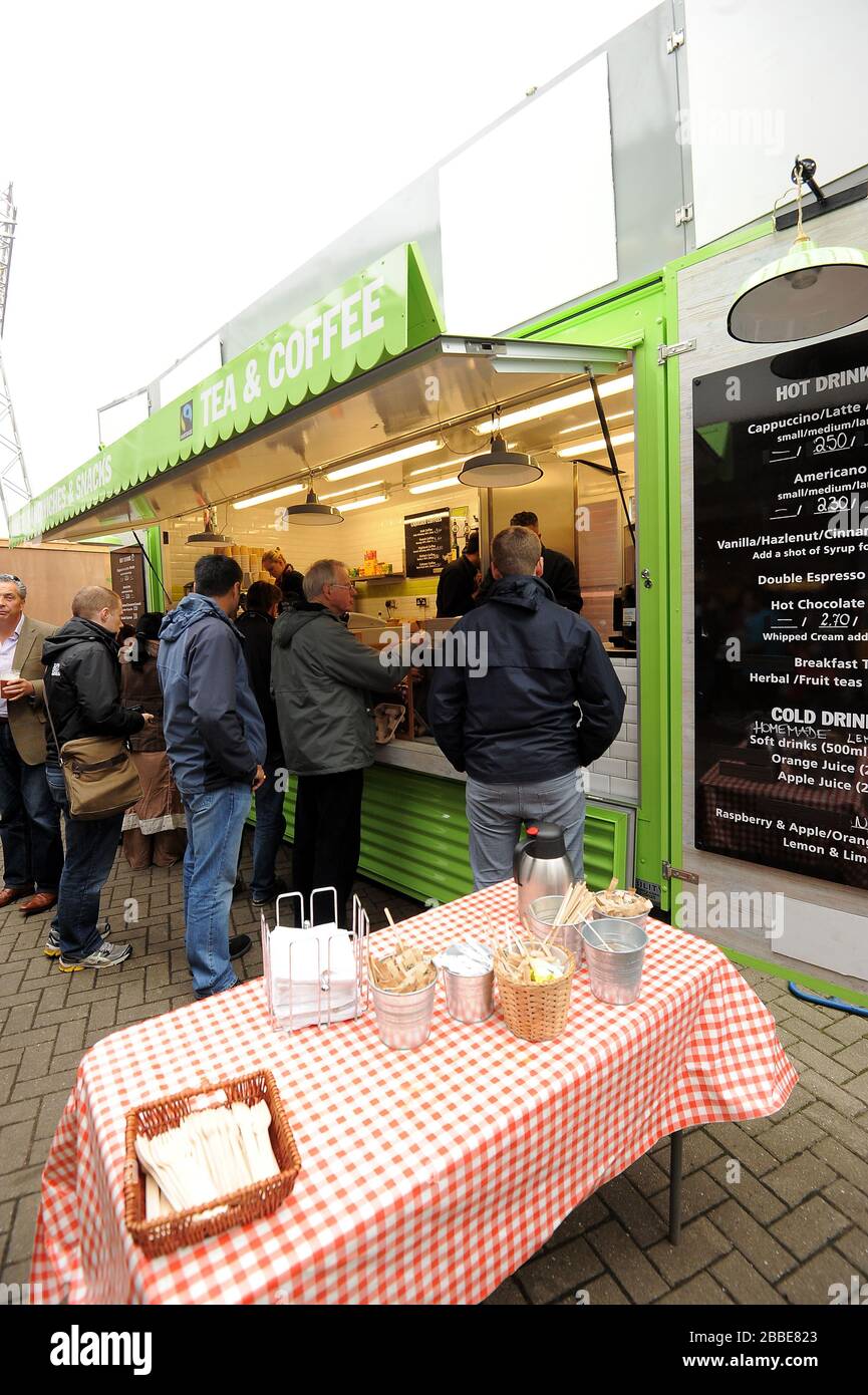 Food stand ampics hi-res stock photography and images - Alamy