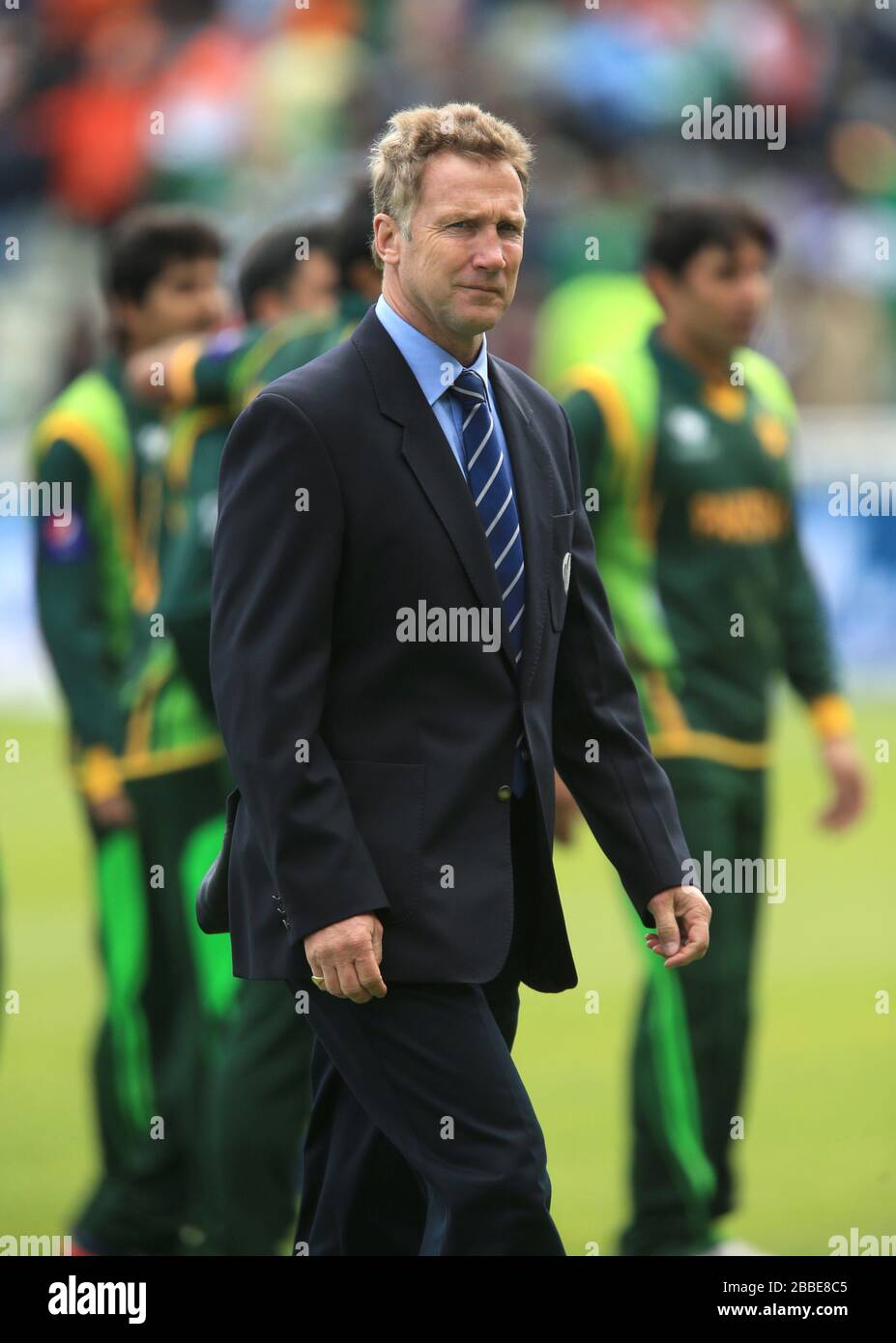 Referee Chris Broad Stock Photo - Alamy