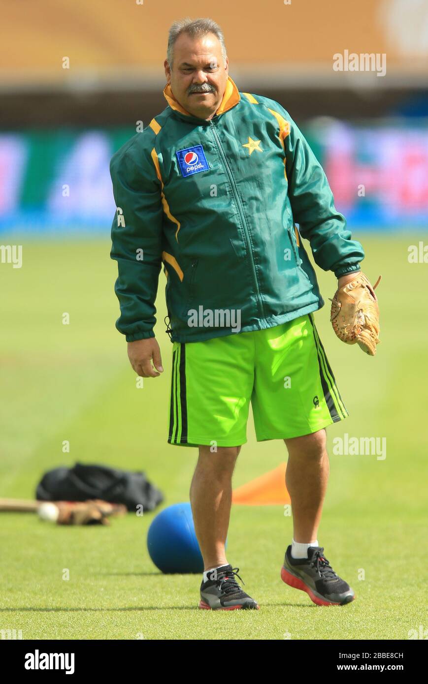 Pakistan's head coach Dav Whatmore Stock Photo - Alamy