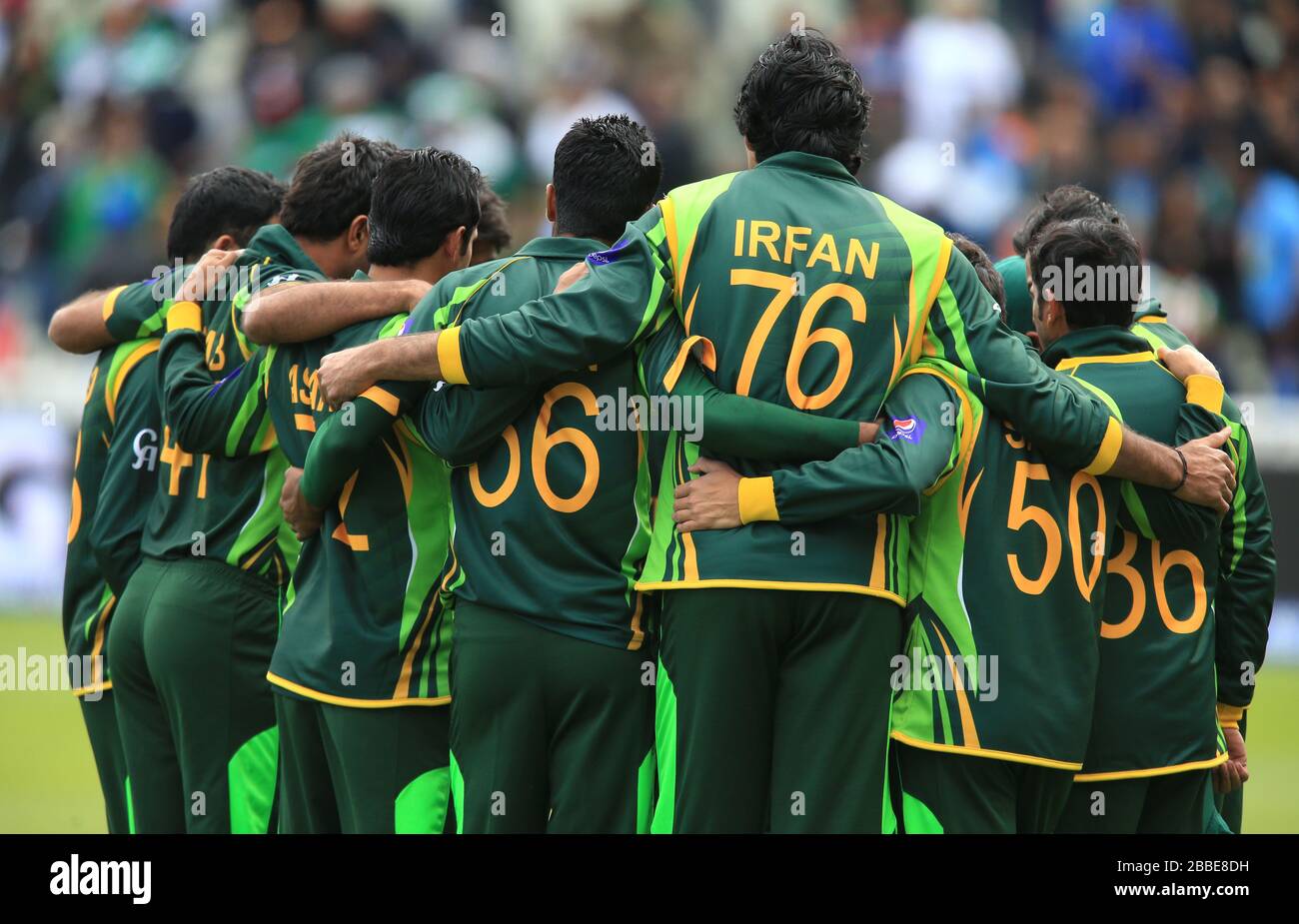 Pakistan players have a huddle Stock Photo - Alamy