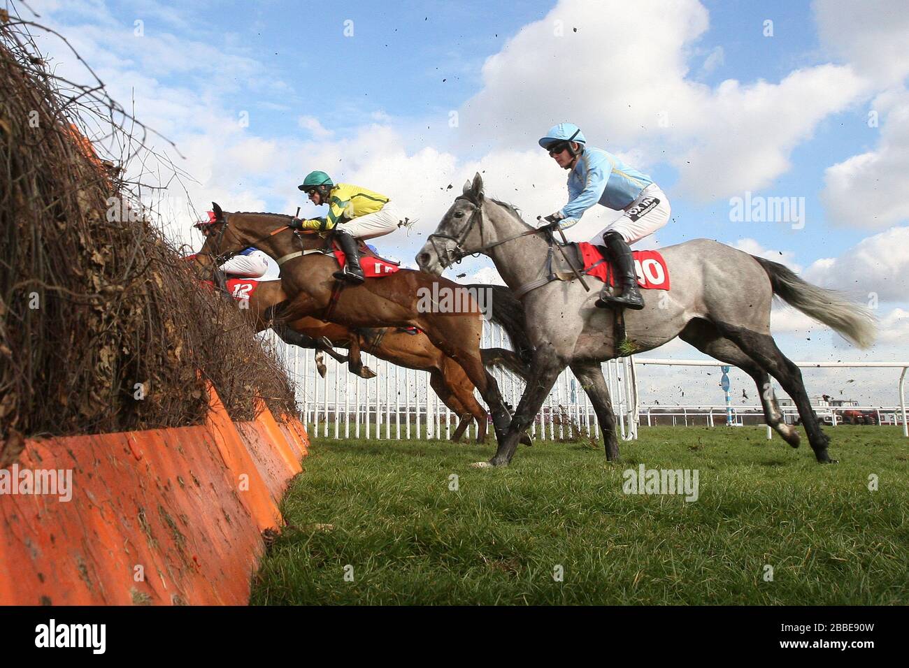 Action kempton park racecourse hi-res stock photography and images - Alamy