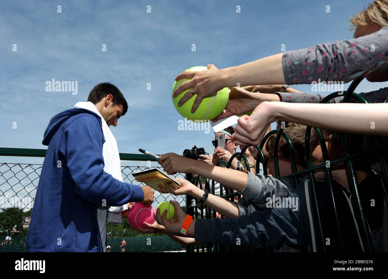 Novak djokovic signs autographs hi-res stock photography and images - Alamy