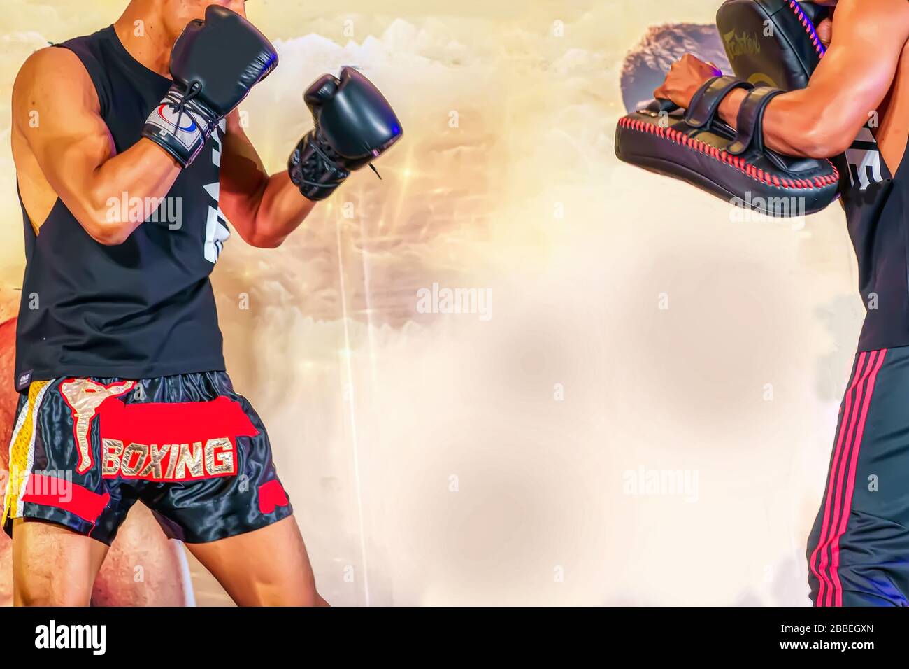 Boy thai boxing hi-res stock photography and images - Alamy