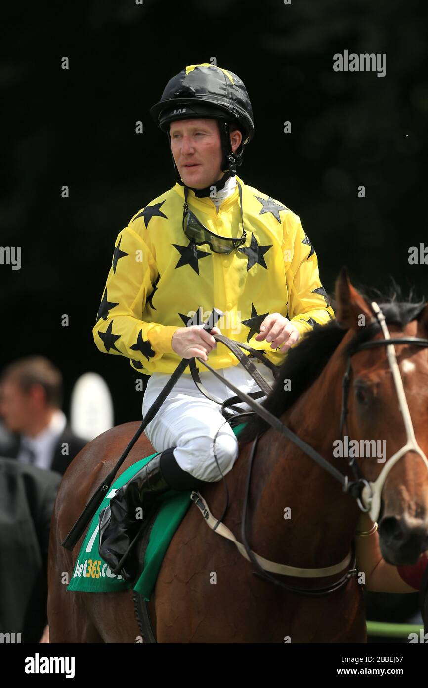 Jockey pat cosgrave hi-res stock photography and images - Alamy