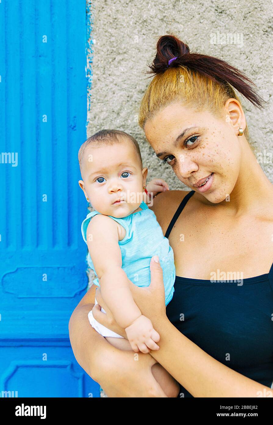 Havana cuba cuban woman mother family hi-res stock photography and ...