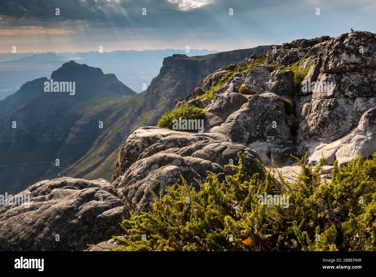 South Africa, Cape Town, Table Mountain, rocky edge of plateau Stock ...