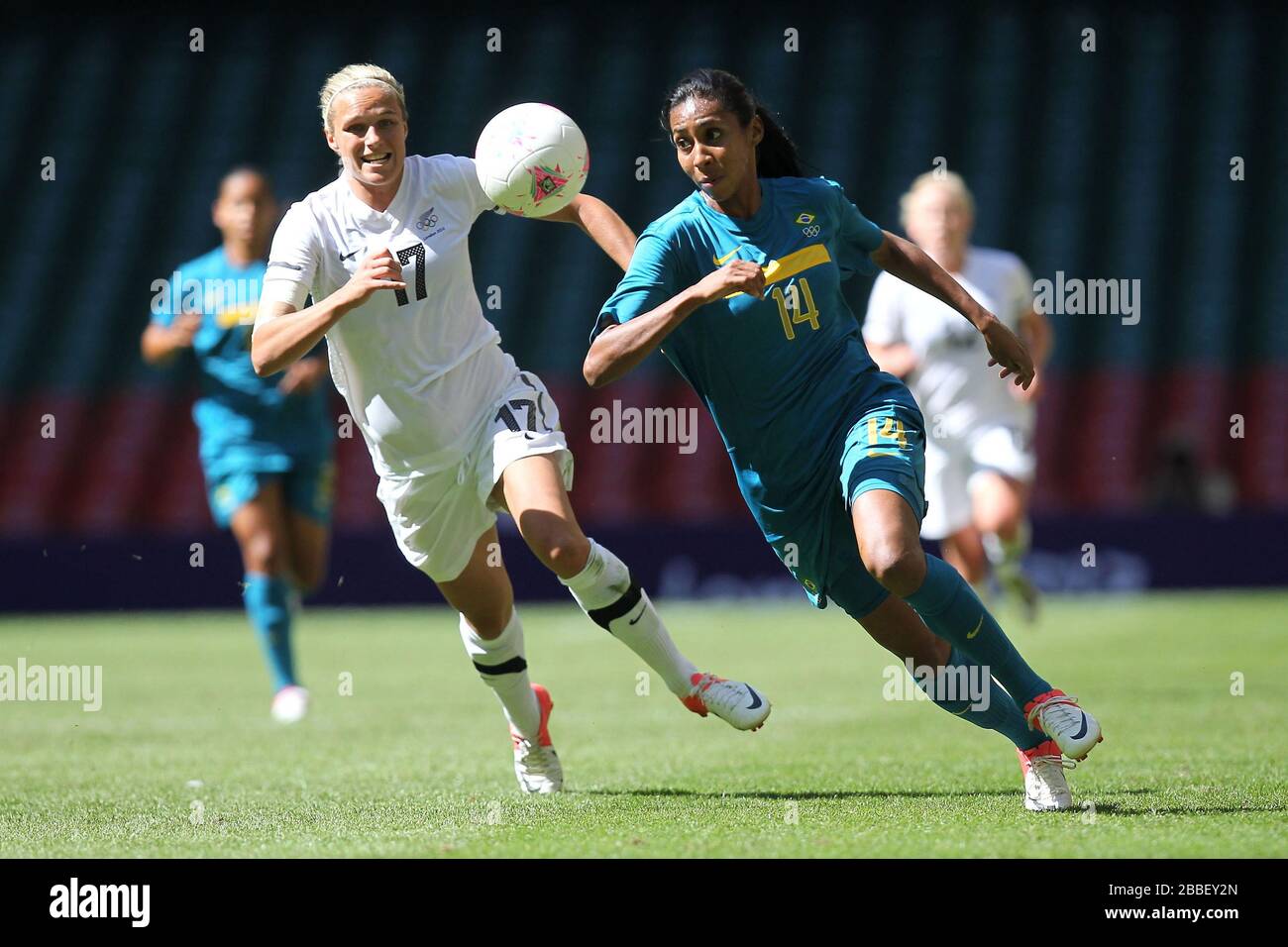 BRUNA of Brazil evades Hannah WILKINSON of New Zealand Stock Photo - Alamy