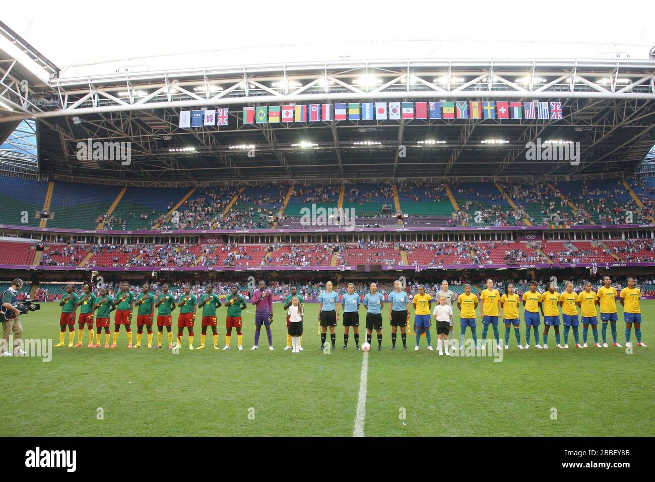 The teams line up before kick-off Stock Photo - Alamy
