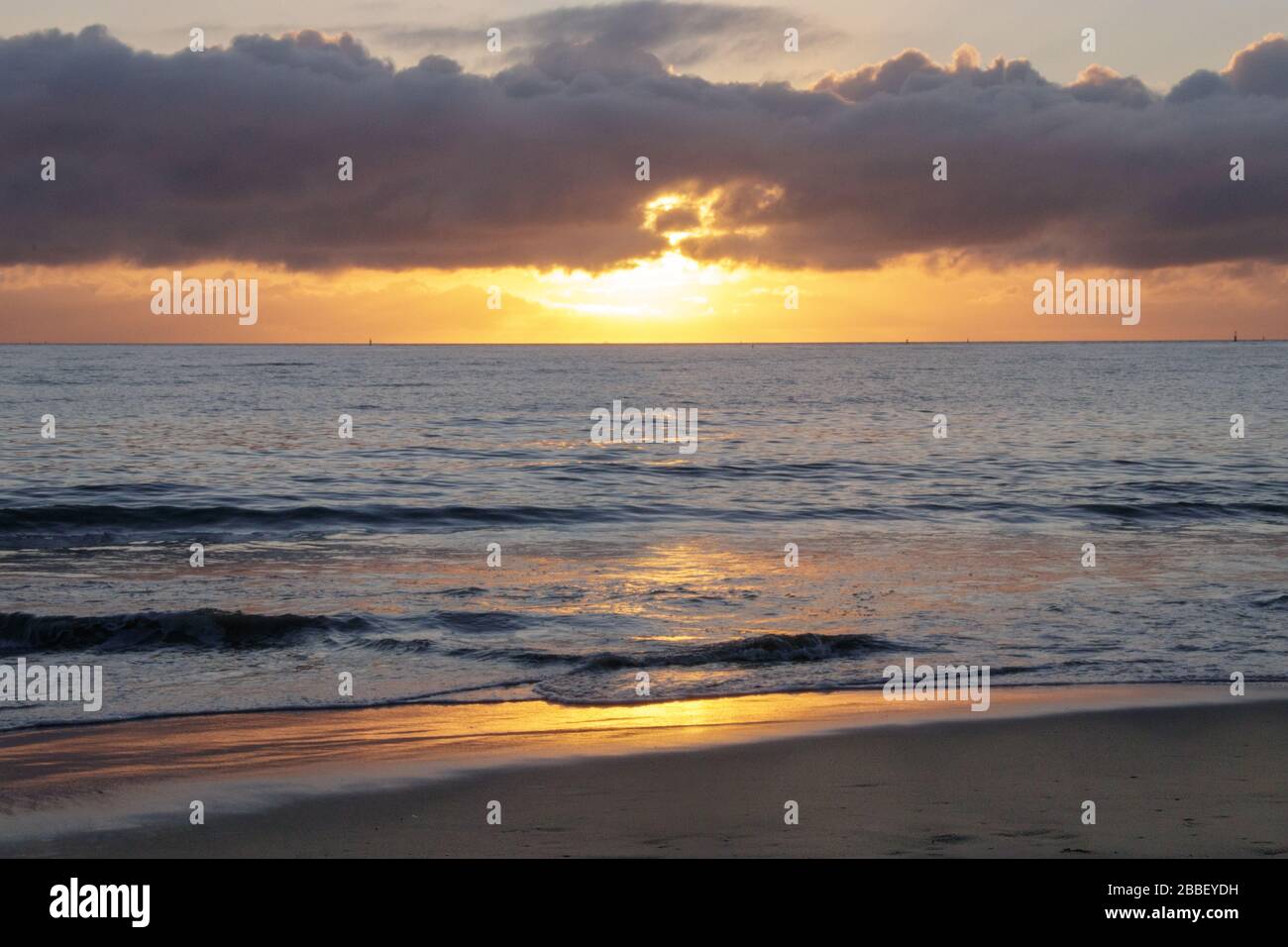 Amber sun rays hi-res stock photography and images - Alamy