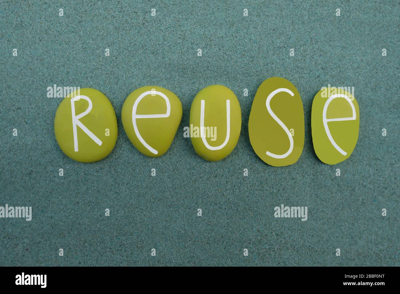 Green color recycle logo hi-res stock photography and images - Alamy