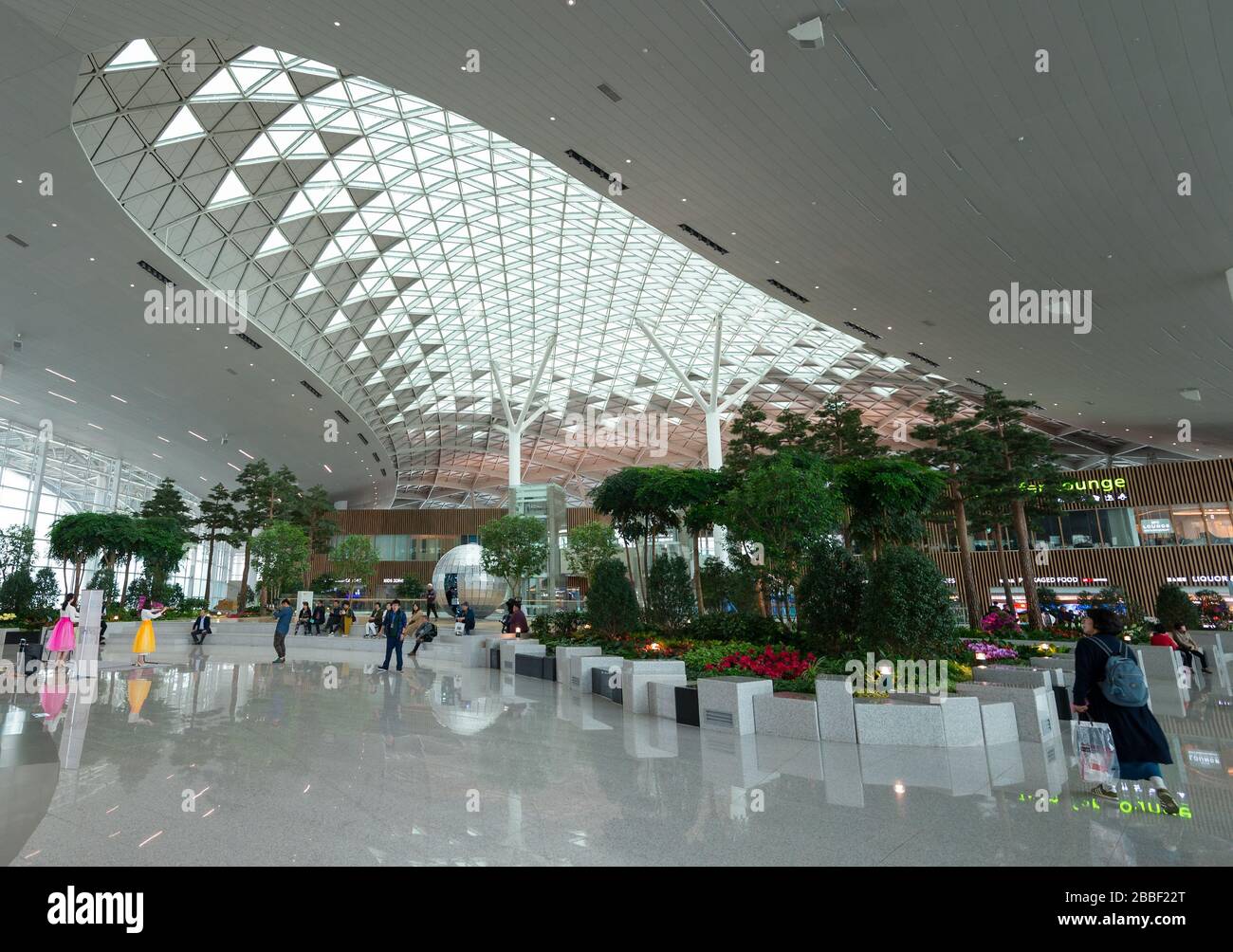 Interior view of Incheon Airport new Terminal 2. Modern high ceiling ...