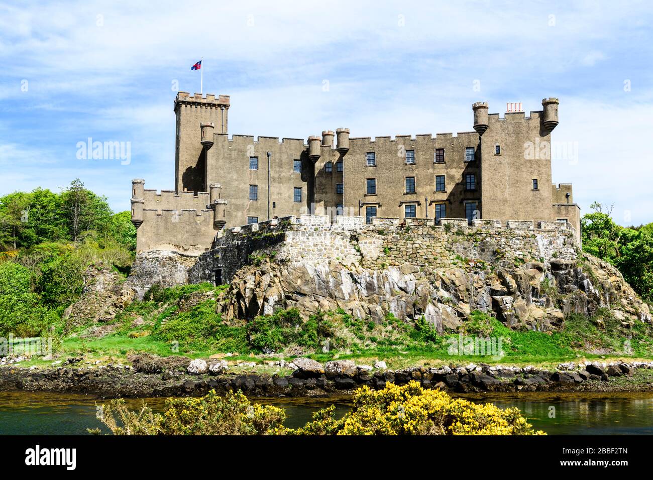 Dunvegan Castle on the Isle of Skye in Scotland Stock Photo - Alamy