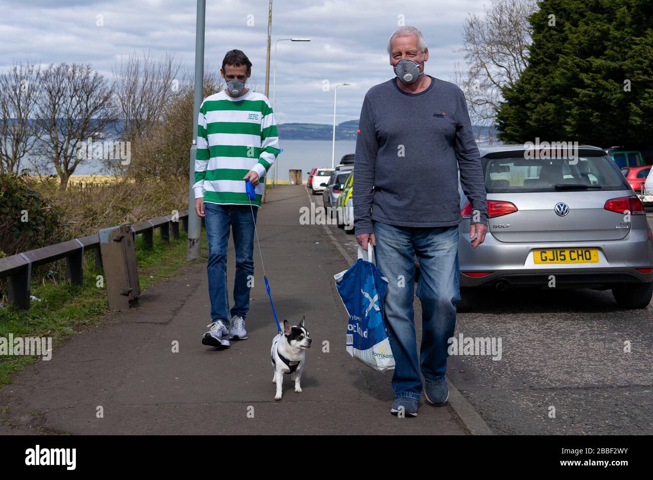 Edinburgh, Scotland, UK. 31 March, 2020. Police patrol public parks and ...