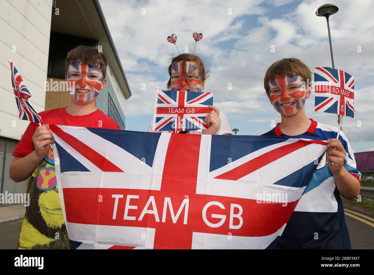 Team Great Britain fans arrive ahead of Great Britain Women vs Canada ...