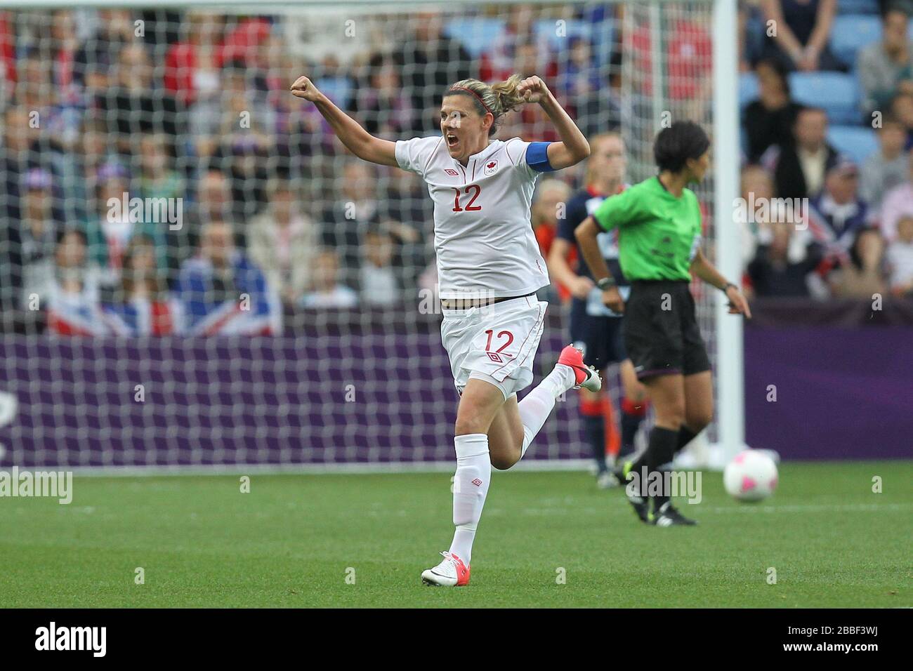 Christine SINCLAIR of Canada celebrates scoring the second goal Stock ...