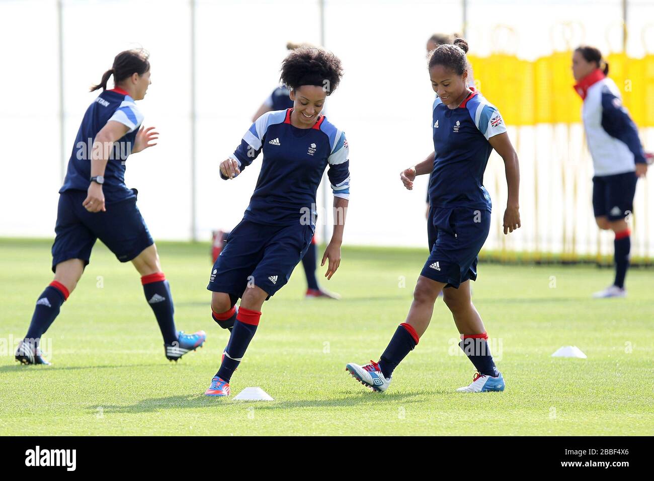 2012 great britain football women hi-res stock photography and images ...