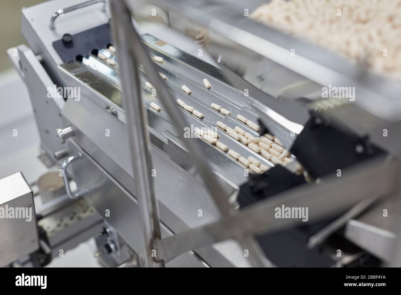 pill making anti virus viral machine mass produced cover-19 corona ...