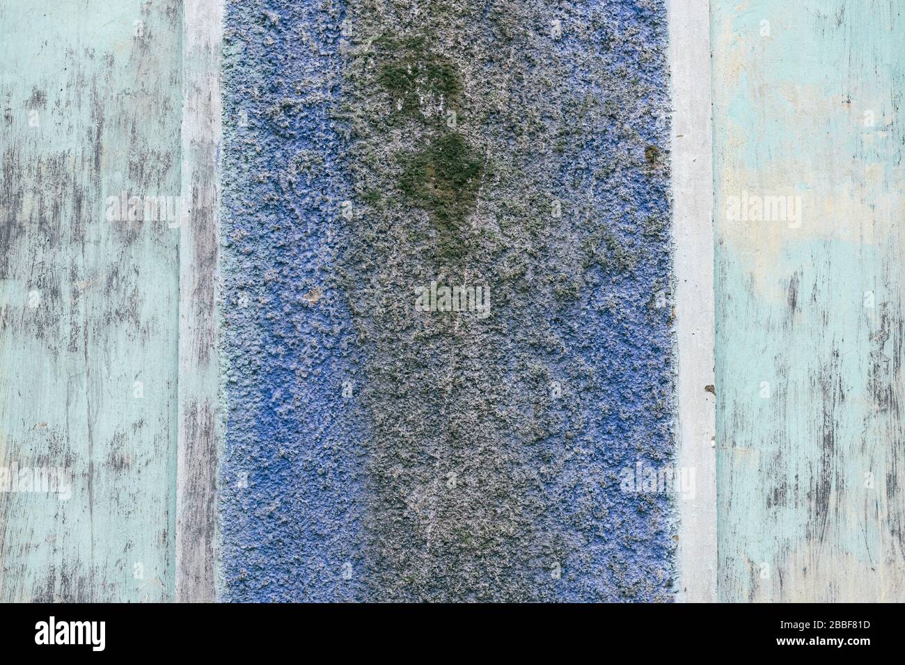 Damaged concrete wall panel hi-res stock photography and images - Alamy