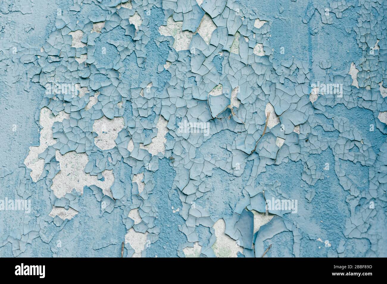 Cracked wall with old layers of paint in abandoned house Stock Photo ...