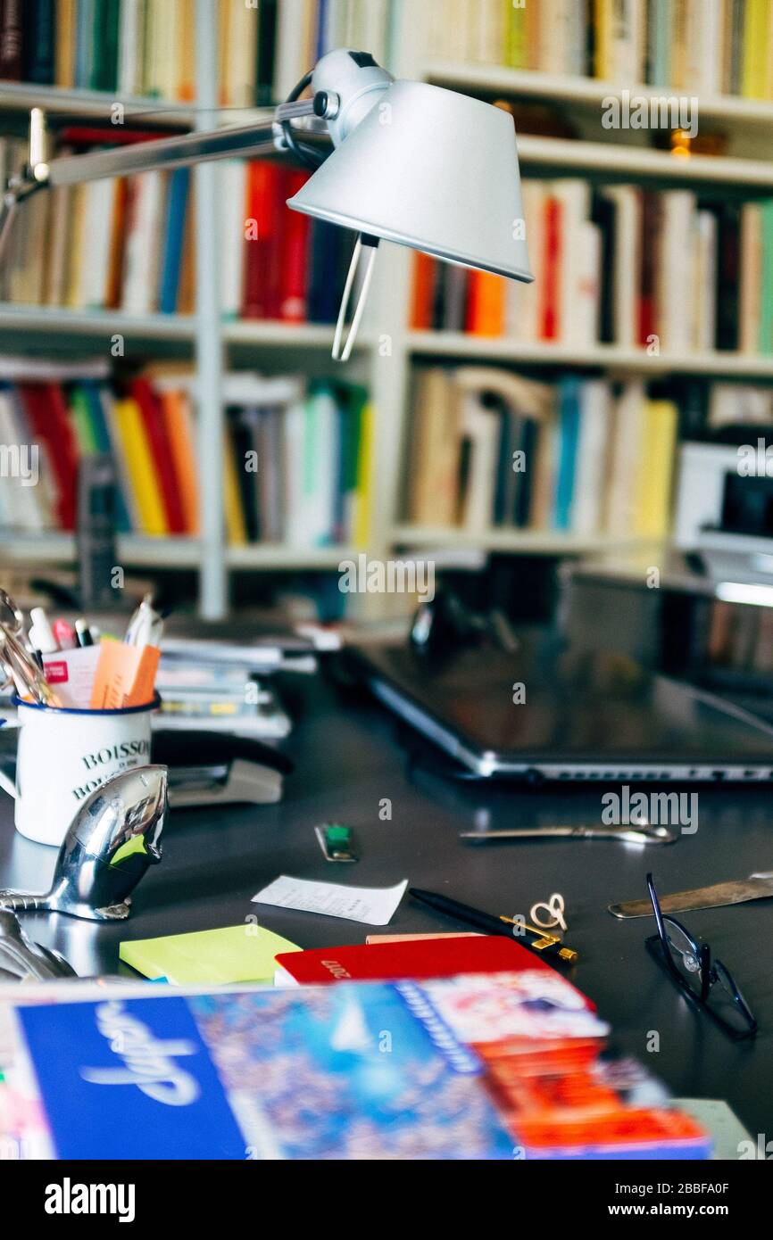 Messy home office hi-res stock photography and images - Alamy