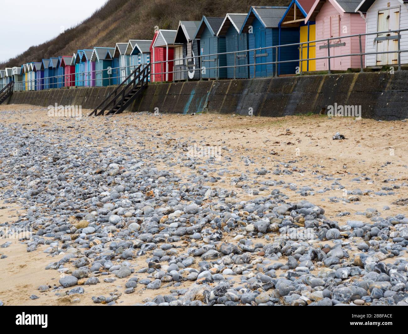 Flint beach uk hi-res stock photography and images - Alamy
