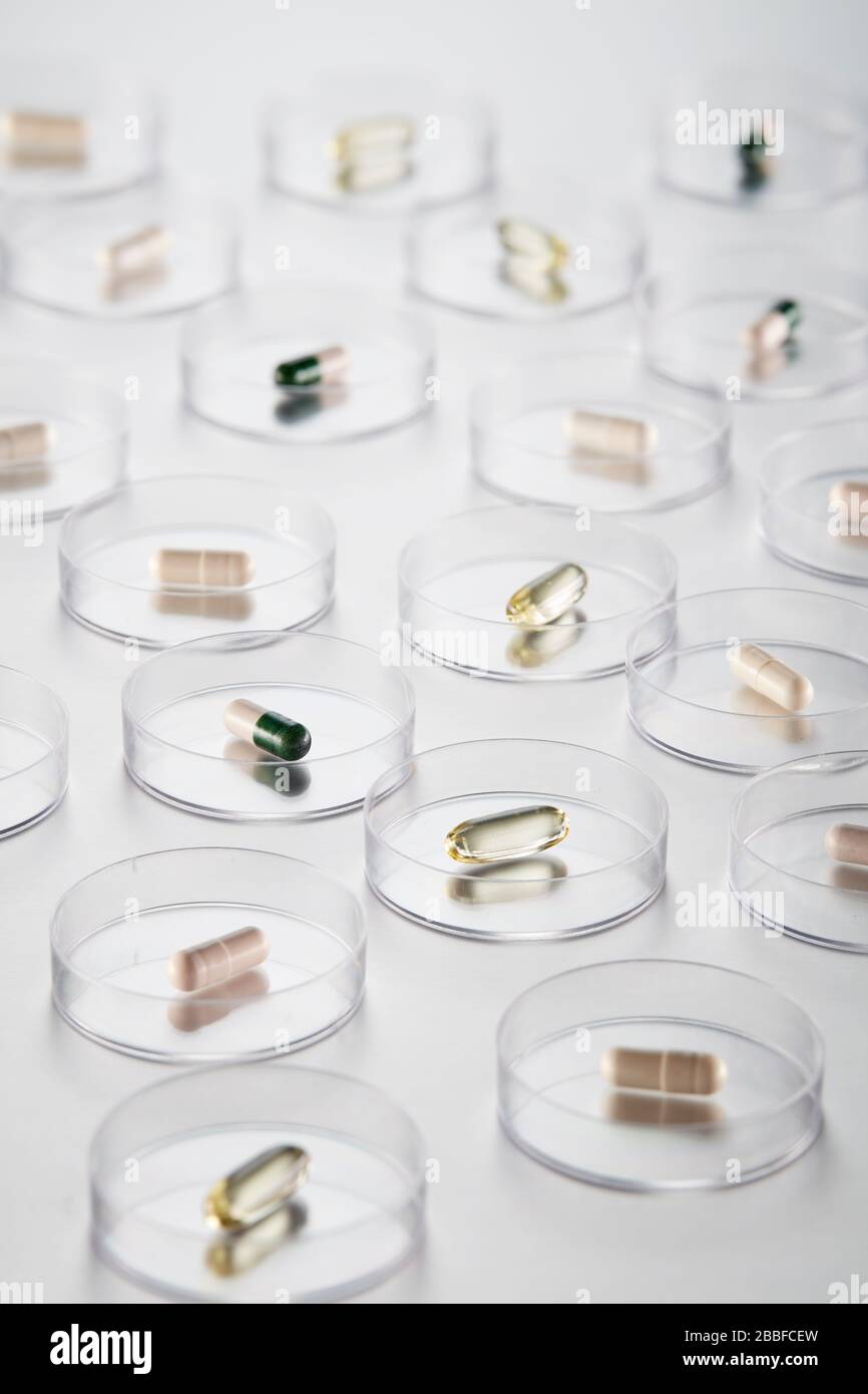 Pill manufacture hi-res stock photography and images - Alamy