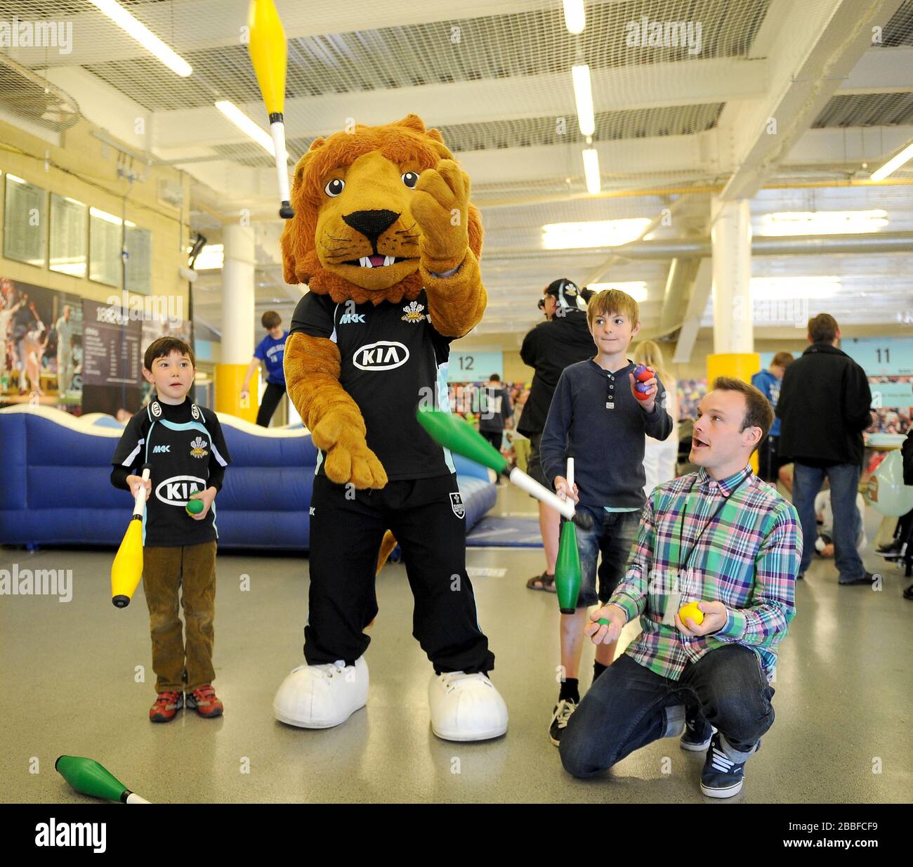 Kids take part in juggling practice with Surrey mascot Caesar the Lion ...