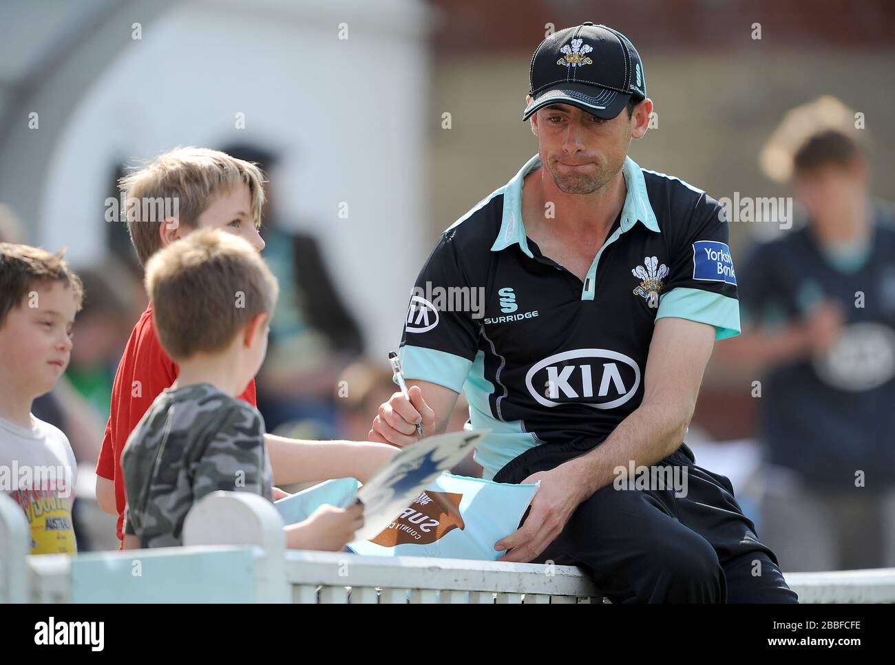 Surrey's Tim Linley signs autographs for fans Stock Photo - Alamy