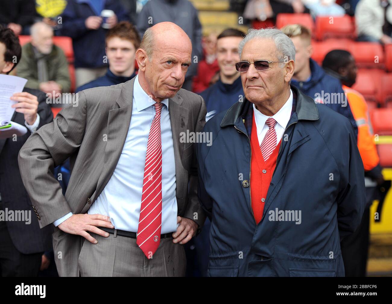 Charlton athletic director richard murray left hi-res stock photography ...