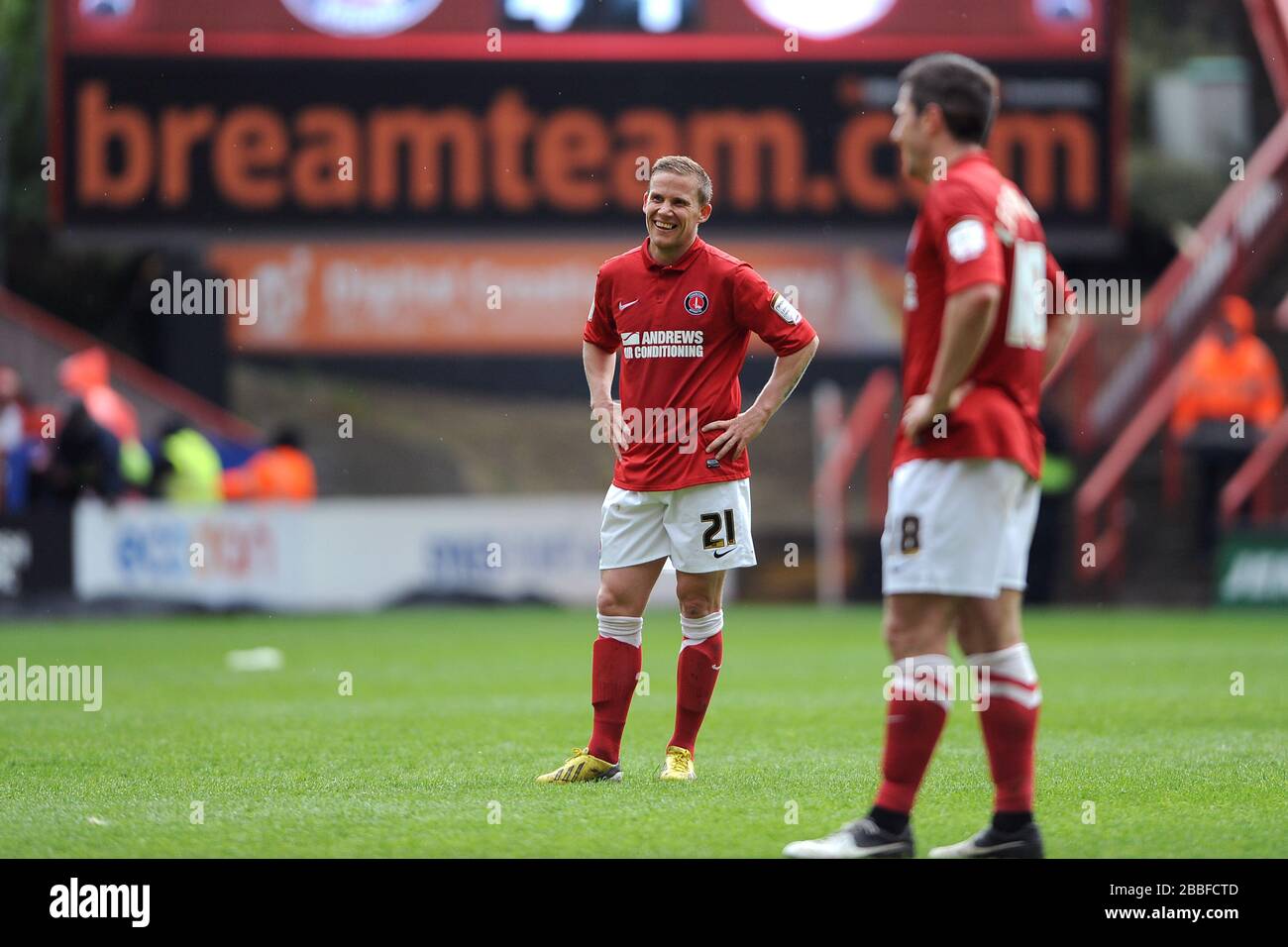 Charlton Athletic's Mark Gower (left) and Yann Kermorgant Stock Photo ...