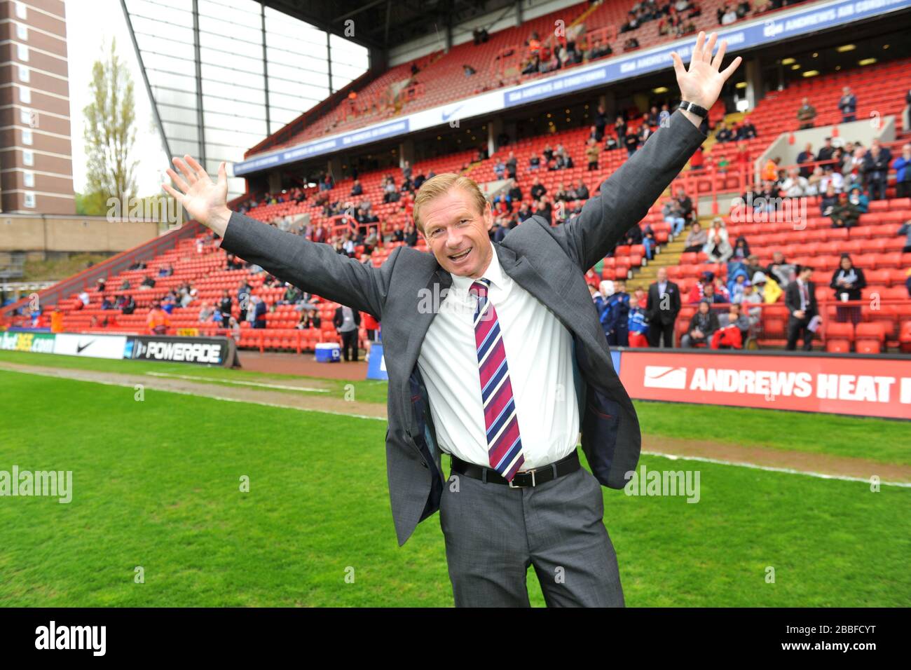 Garry nelson charlton hi-res stock photography and images - Alamy