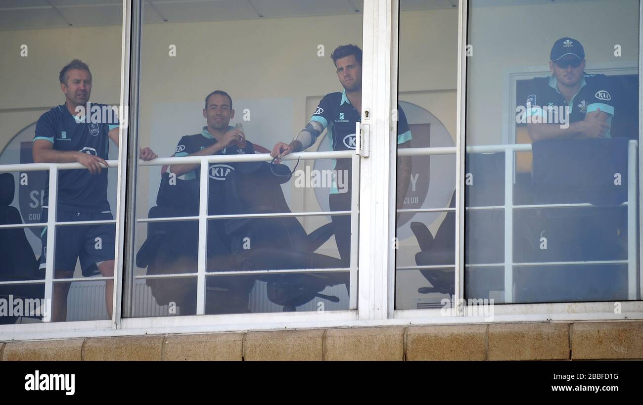 Left to right surreys coach ian salisbury hi-res stock photography and ...