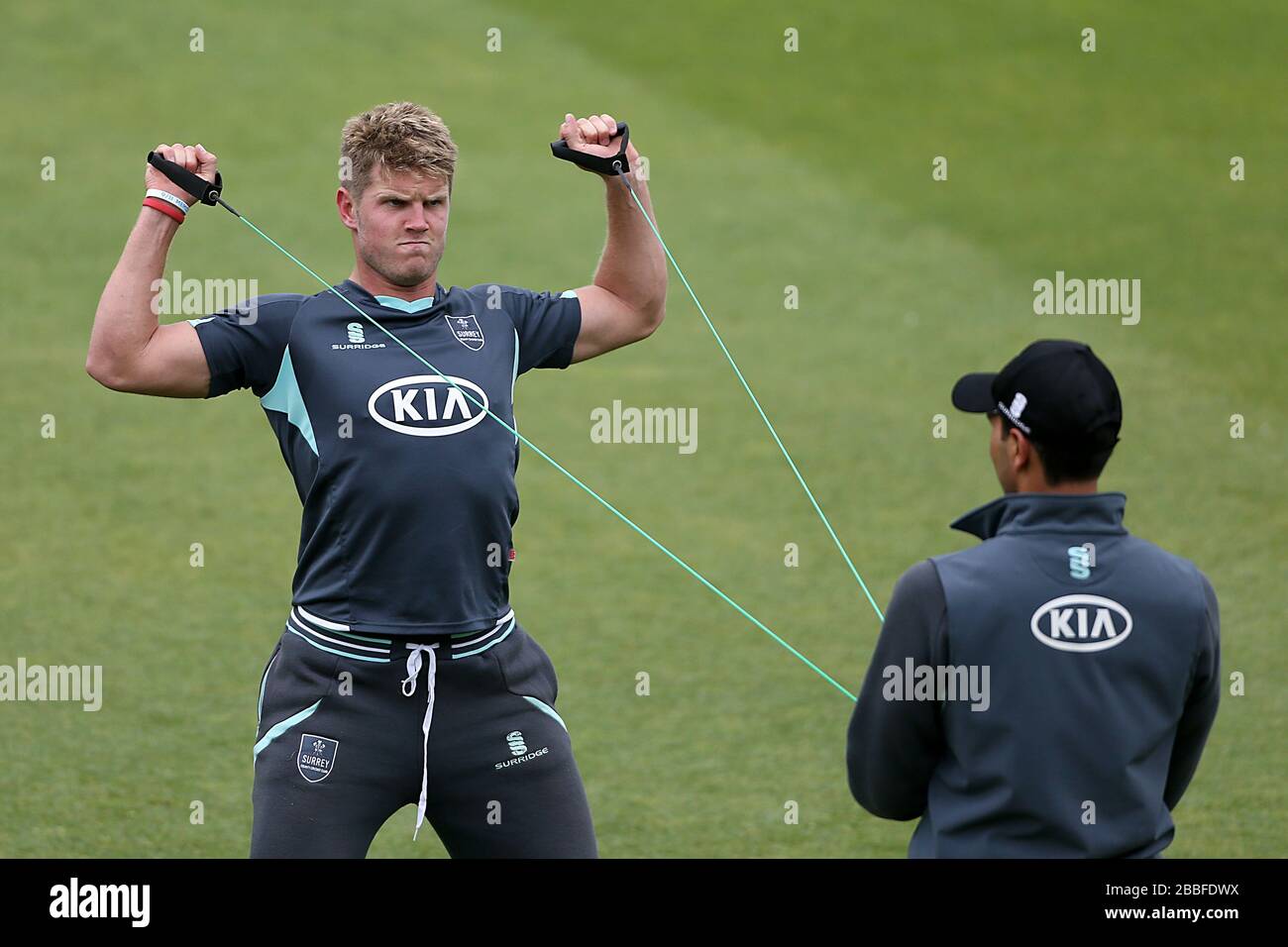 Surrey's Stuart Meaker during warm-up Stock Photo - Alamy